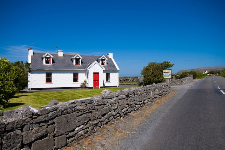 Fanore Holiday Cottage, Traditional Farmhouse - Clare County