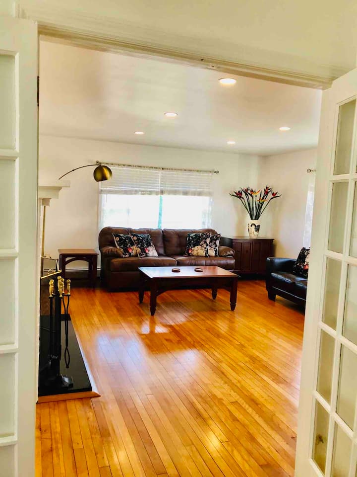 Centrally Located Beach Apartment - Norwalk, CT