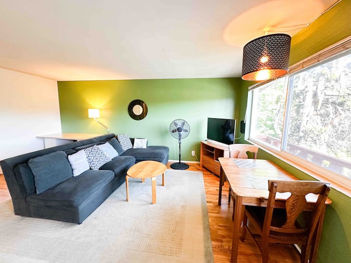 Spacious/clean/walk U Village 05.5 - Seattle, WA