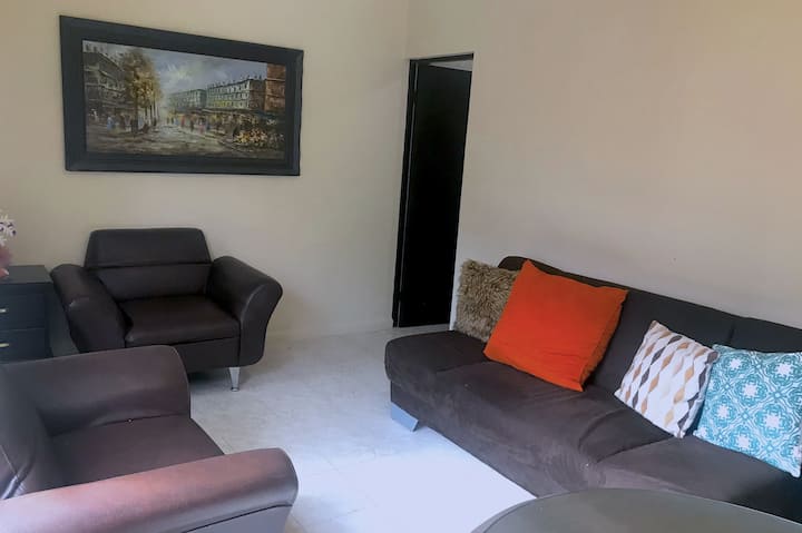 La Casa De Muñe, Excelente Ubicación En Monterrey. - Monterrey