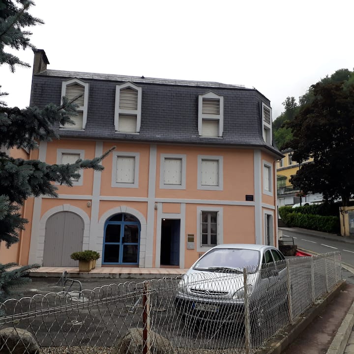 Studio 2 To 4 People 27m² With Private Parking - Cauterets