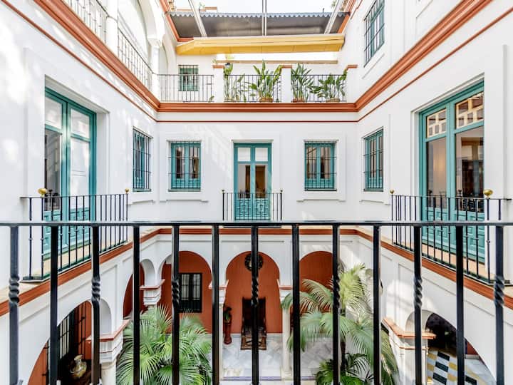 Elegant Town House In The Best Area Of Seville - Espartinas