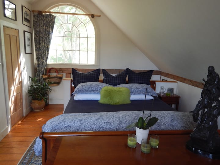 Luxurious Country Guest House/renovated Barn - Essex, CT