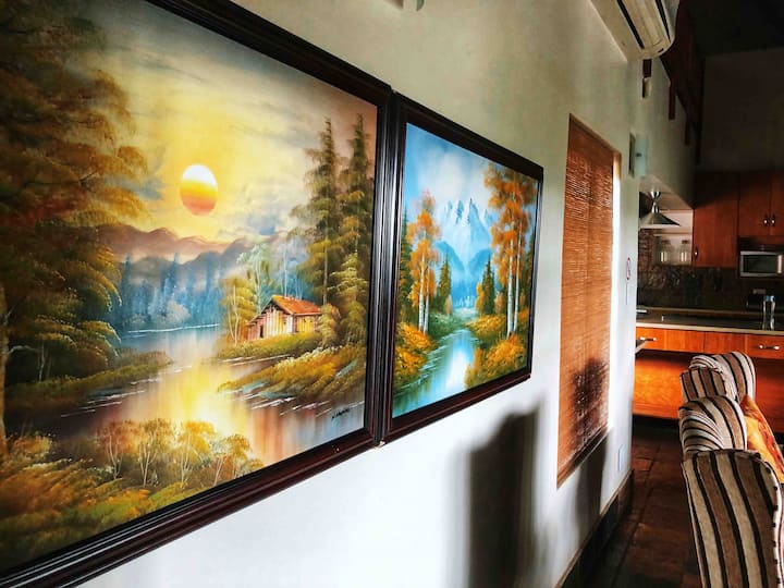 The Yellow House - Hartebeespoort - Hartbeespoort