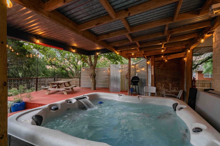 It’s Hot Tub Time! Cozy Backyard! Great Location! - 캐년 레이크