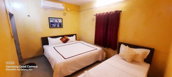 Best Place For Family And Friends Group - Vapi