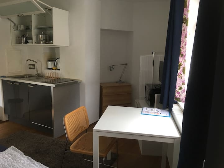 Full Furnished Small Flat Near University Of Bonn - Bonn