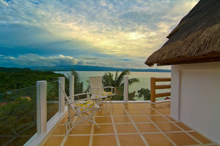 Tropicana Ocean Villas  (Casa Gabriel) - Malay