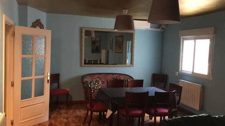 Big Flat In Front Of Royal Palace, Quiet And Sunny - Madrid