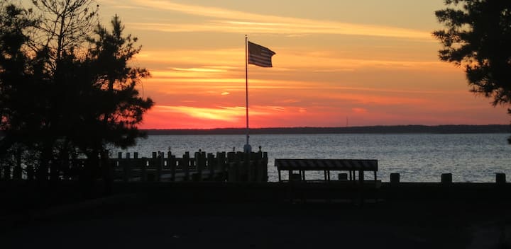 Very Nice, Bayviews & An Easy Walk To Ocean... - Long Beach Island, NJ