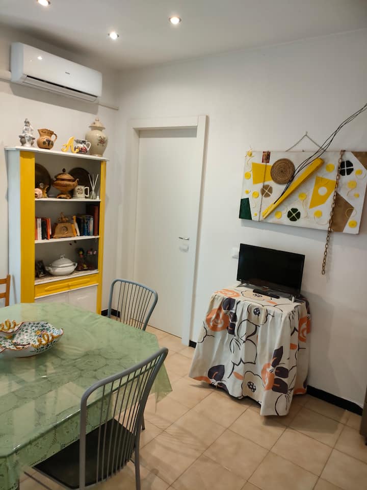 Corner House
(Cin It011015c2vpzkxlac) - La Spezia