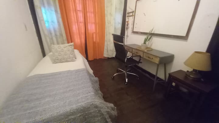 Habitación En Casa De Familia - Uruguay