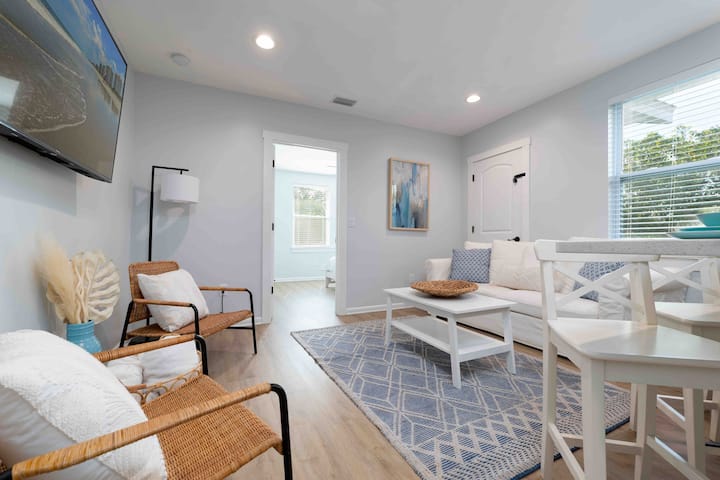 Quiet Coastal Condo - Walk To The Beach! - Atlantic Beach, FL