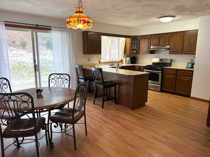 Professionals Spacious Apartment - Binghamton, NY