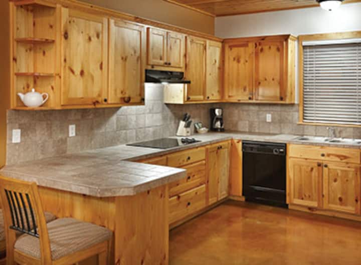 Three-bedroom Condo Close To Gruene Hall Sleeps 8! - New Braunfels, TX