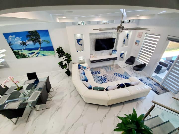 Brand New Modern Private Duplex Condo - South Padre Island