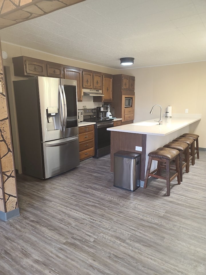 Beautiful Large House Furnished  1 Bedroom 1 Bunk - Coos Bay, OR