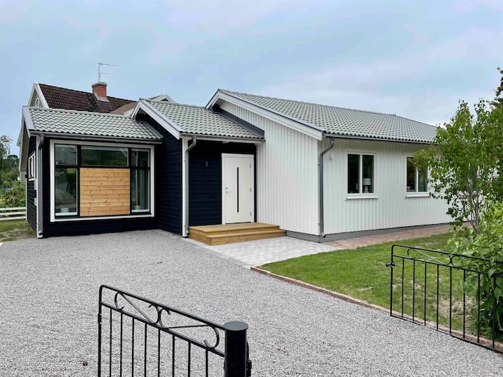 Totalrenoverad Villa I Kalmar - Färjestaden