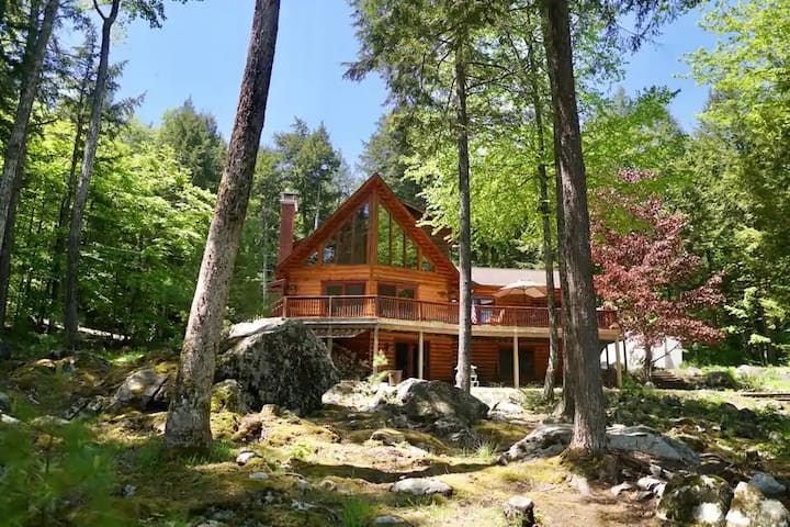 "The Cove" Waterfront Home On Lake Winnipesaukee - Laconia, NH