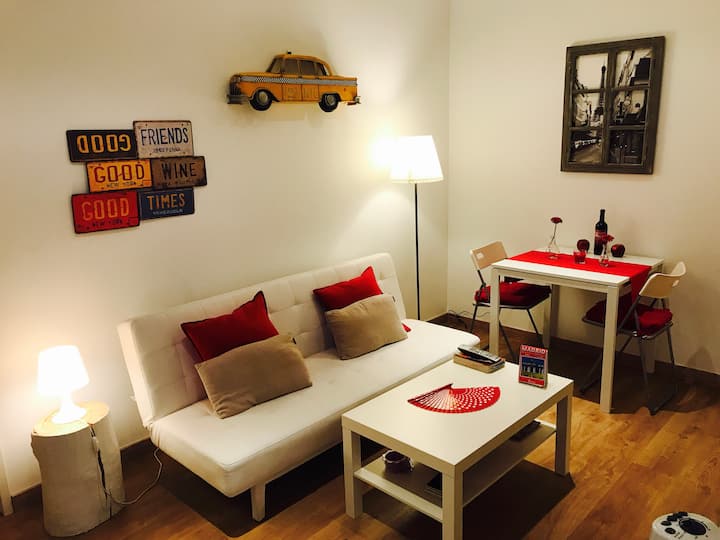 Apartment Centrally Located And Newly Renovated - Madrid