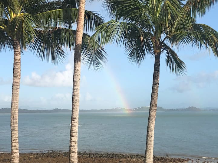 9 Handpicked Places to Surf And Stay In Queensland, Australia - Updated ...