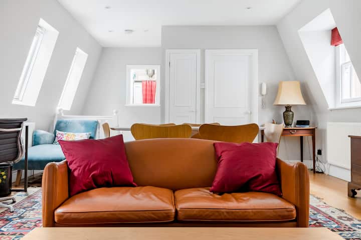 Victorian Mews House Moments From Kensington High Street - London