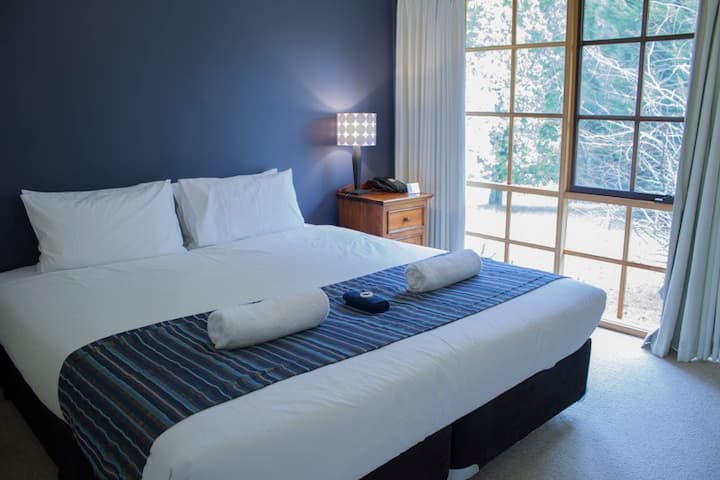 Cammeray Waters - Double Room - Woodend