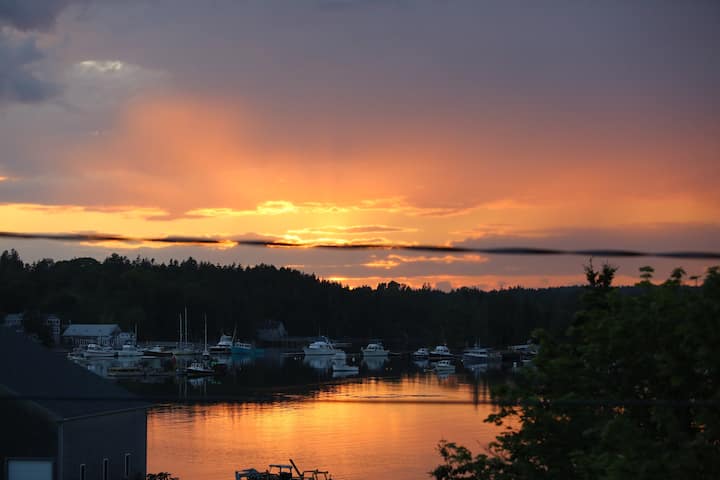 Harbor Views - Powered By The Sun - Acadia National Park
