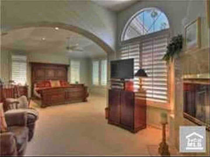 Orange County Private Master Suite Bedroom Private - Mission Viejo, CA