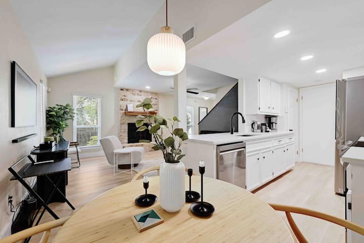 Scandinavian Comfort, 2bd 1.5bth - Austin