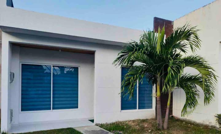 Hermosa Casa Familiar - Flandes