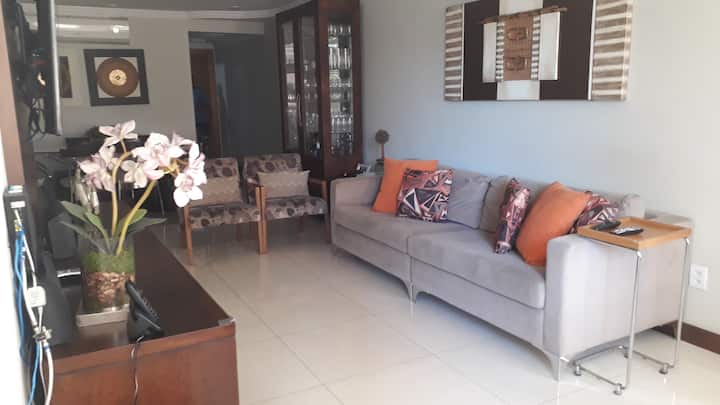 3 Quartos (1 Suite) C/ Ar, Vent. Teto E Com Tv. - Vitoria