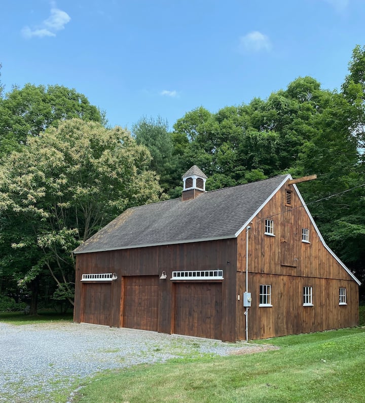 Ct Farmhouse - Newtown, CT