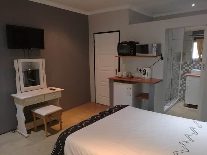 Joost Accom, Fransie Room - Roodeplaat