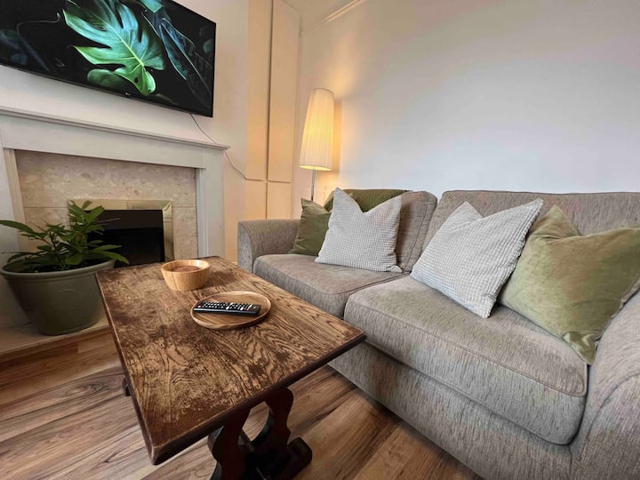 Liverpool Ivy House - 4 Bedrooms - Liverpool