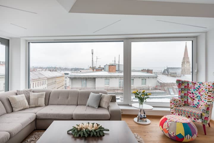 Wattgasse Penthouse With Panoramic Skyline Views - Viena
