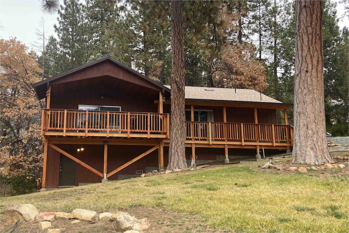 Deer Trail Cabin - Camp Nelson, CA