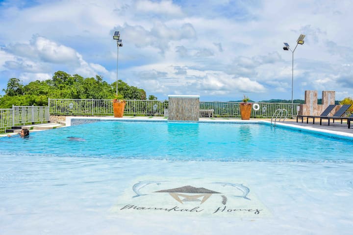 Villa Of Ocho Rios Jamaica Overlooking Sunny Skies - Jamajka
