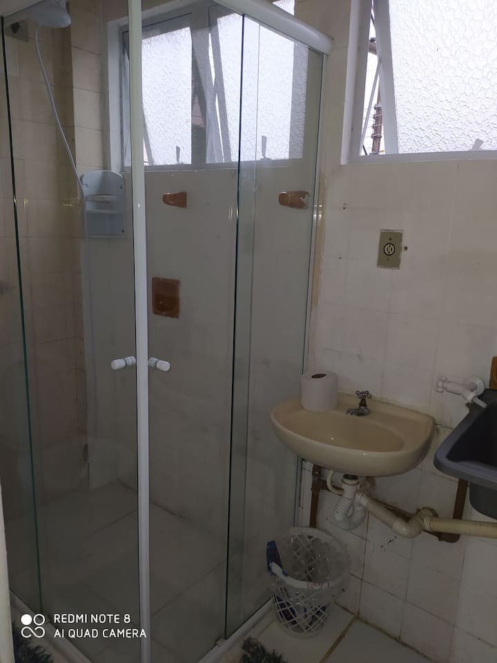 Kitinete 01 , Dois Quartos No Centro - Ponta Grossa