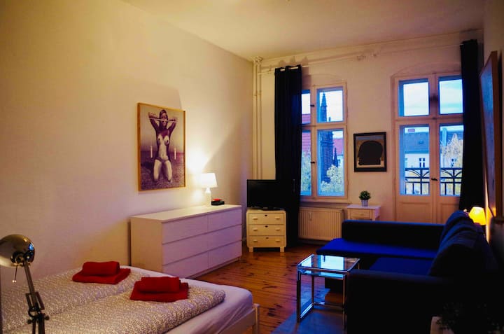 Living In Young Friedrichshain - Berliini