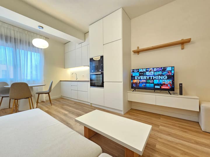 Apheartments 3, City Center, Free Parking - Tirana