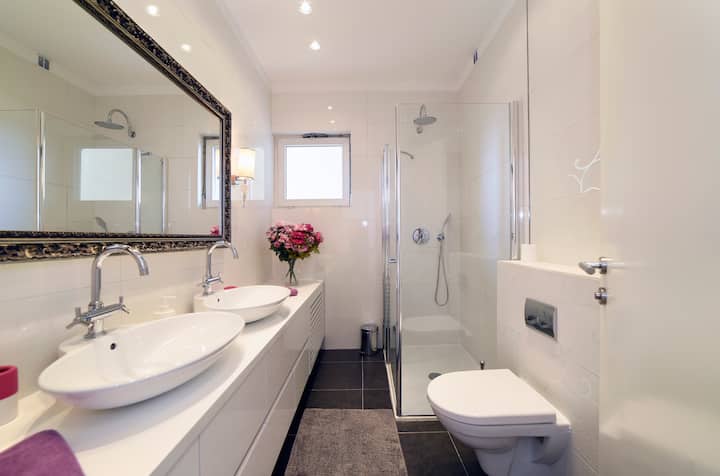 New Luxury 100 M2 Apartment + Free Garage - Zagreb