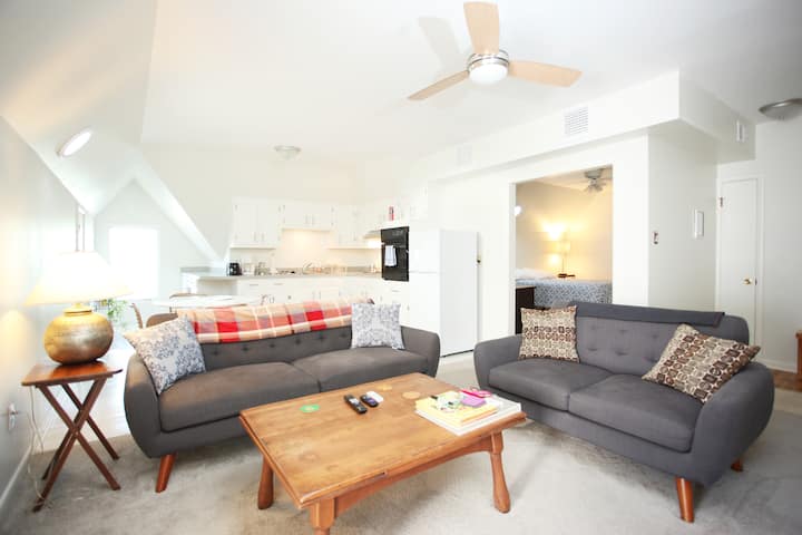 Charming Mid-century Apartment In Midtown - Memphis, TN