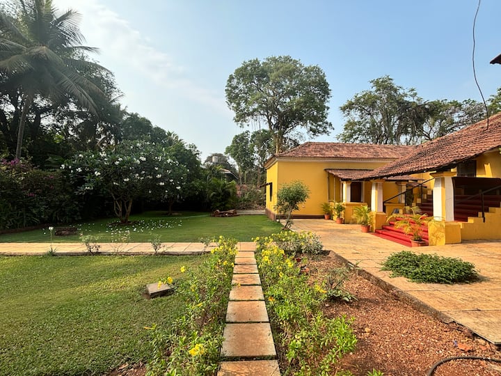 7 Azulejo Bella Vista Cottage By Localvibe - Goa