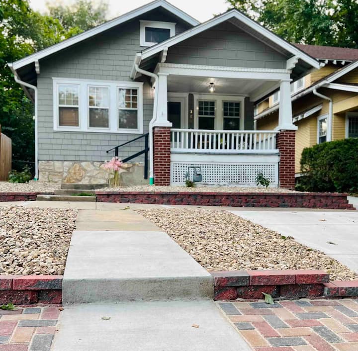 Monthly Only - Travel Nurse - 2 Blocks To Hospital - Topeka, KS