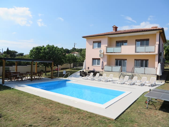 Vakantiewoning Voor 12 Personen - Premantura