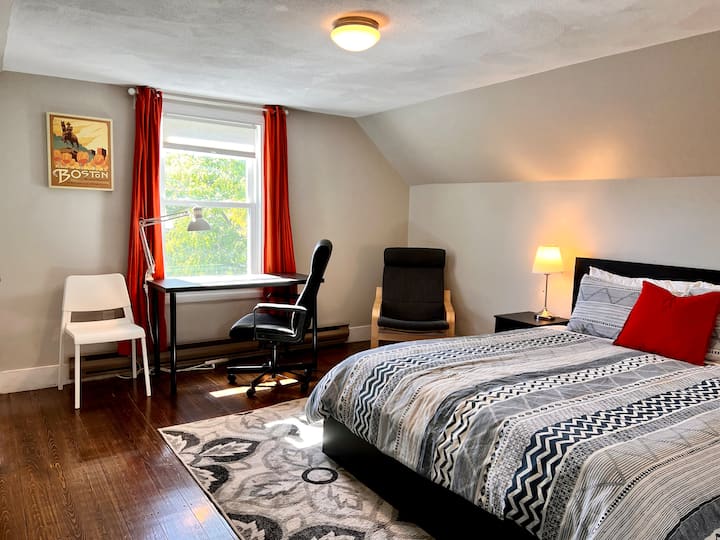Sunny | Clean | Cozy 2br W/ Parking — Washer|dryer - Somerville, MA