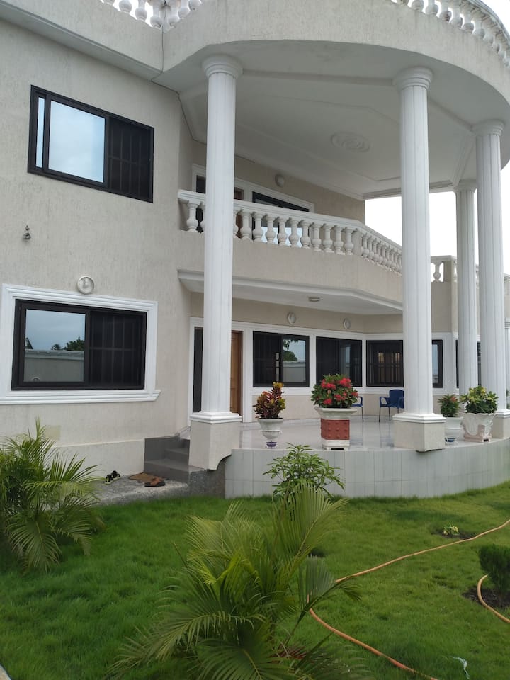 Baguida, Lomé Vacation Rentals & Homes - Lomé, Togo | Airbnb