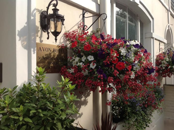 Avon Hotel, Paddington Station, Hyde Park -