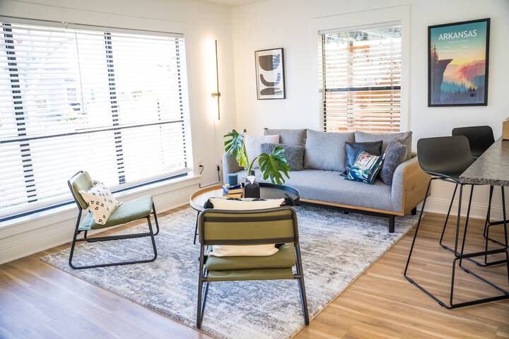 Lux Modern Guesthaus Ideal Railyard/cycling Locale - Lowell, AR